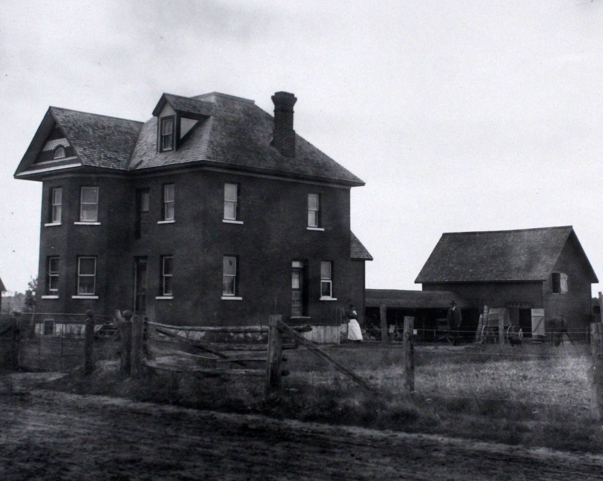 R.W. Hodgins Home – Pontiac Archives